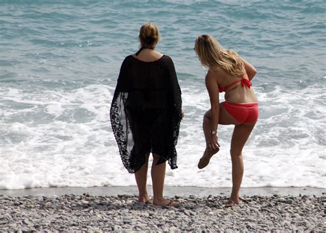 Two Women At The Beach Nice Ricardo Carreon Flickr