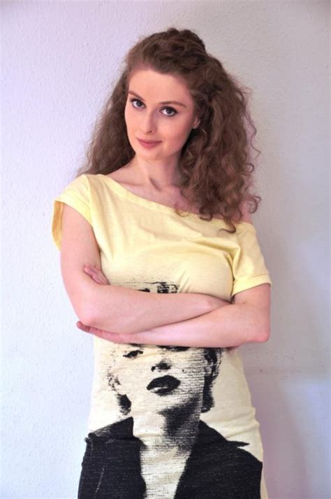 რატომ ამბობს ნინო გაჩეჩილაძე მილიონერ კაცზე უარს ბევრი საინტერესო სურათი