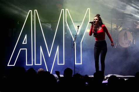 Inside Amy Sharks Showbiz Romance With Husband Shane Billings New Idea