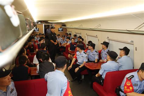 武汉铁路乘警强化应急处突演练保安全 搜狐大视野 搜狐新闻