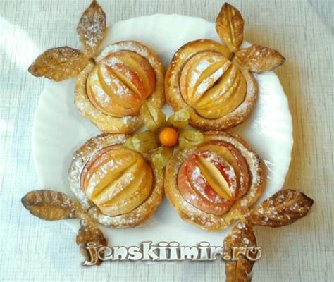 Печеные яблоки в слоеном тесте