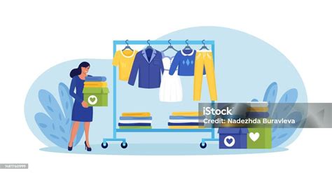 천 재활용 기부를 위해 옷장에 옷이 있는 포장 상자를 포장하는 여자 재활용 및 지속 가능한 패션 친환경 생산 원단 사람들은 자선을 위해 의복을 기부합니다 자선사회 복지