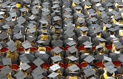 热议 留学3年，回国月薪3000，工作遭辞退！300多万留学费用打水漂招聘毕业企业