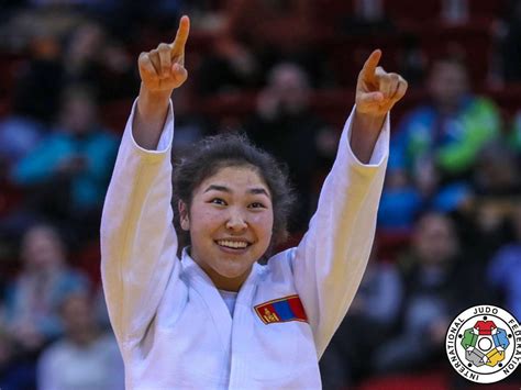 ОЛИМП Л Энхрийлэн 16 00 цагаас эхний тойрогтоо олимпын аварга Косовогийн Нора Гжаковатай