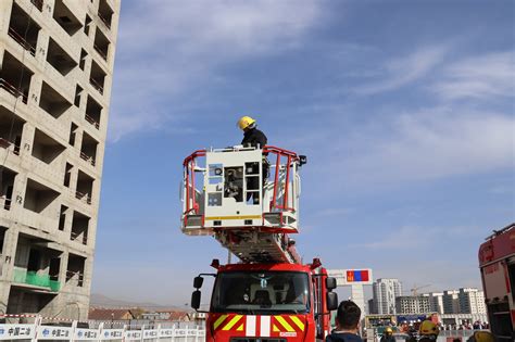 Ц Даваасүрэн Барилгын салбарын гол зорилго аюулгүй ажиллагааг хангаж хүний амь нас эрсдэхгүй