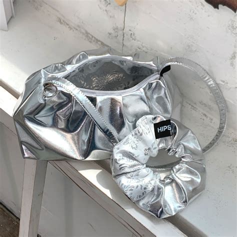 힙서리 실버백 미니백 핸드폰가방 크로스백 Y2k 한복 실버스크런치 외국인친구선물 위시버킷