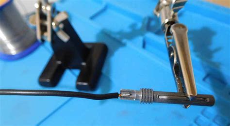 How To Solder Wires To Connectors Hobby Electronic Soldering And Construction