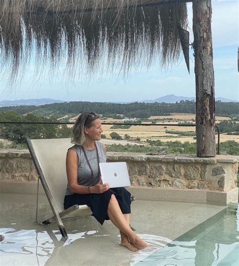 Digitalnomad Traveltheworld Workfromanywhere Lifeonthego