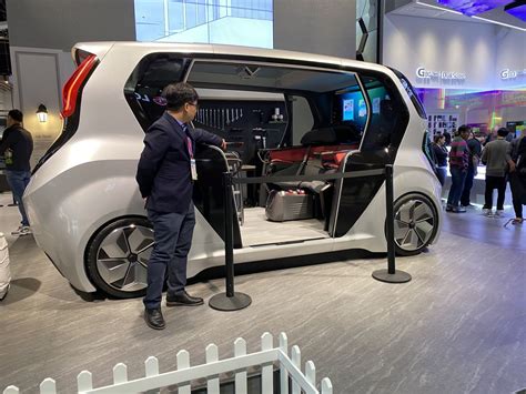 Lgs Connected Self Driving Car Of 2030 Is The Coolest Thing At Ces