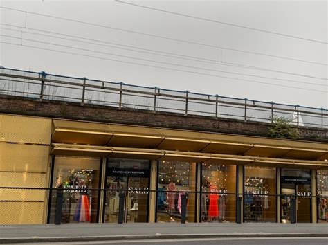 영국 런던 버버리 팩토리 아울렛위치 가격 매치스 패션 방문기 네이버 블로그