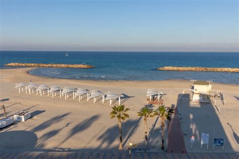 Сброс сточных вод в Герцлии купание на пляже Шарон запрещено