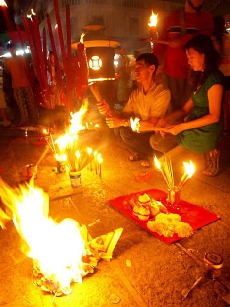 សែនឬនៅ ជំនឿខ្មែរជាប់ខ្សែស្រឡាយចិន តំណមបែបនេះ ក្នុងថ្ងៃបើកទ្វារន រក ឬខែខ្មោ ច Khmerload