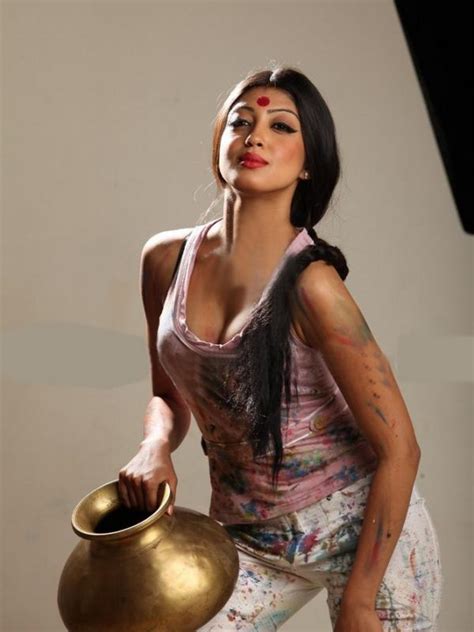 Pranitha Subhash Hot And Sexy Stills Veethi