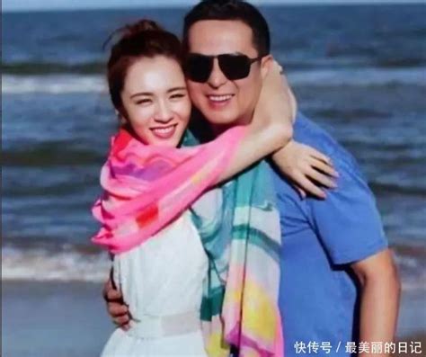 张嘉译“发自内心”开心，搂着张嘉译的美女，一部剧100次吻戏！ 360娱乐，你开心就好