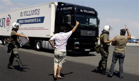 Глоби за камионите извън магистрали в Гърция