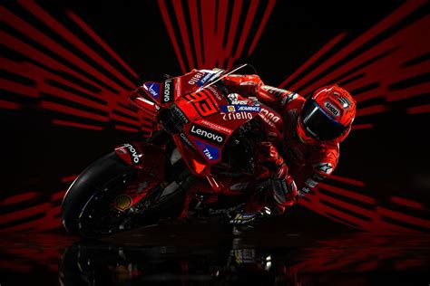 Marc Márquez Come Non Lhai Mai Visto Completamente In Rosso Ducati