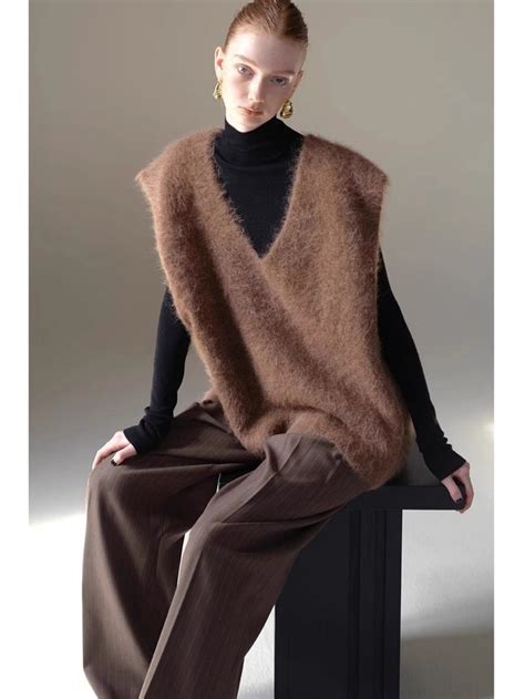 하이 엔드 알파카 V 넥 니트 슬리밍 스웨터 Vest2024 가을 신착 여성 패션 겉옷 스트레이트 컷 일반 두께 In 2025