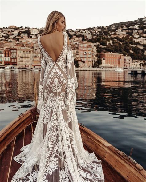 Fall Wedding Dresses 18 Bridal Ideas Faqs