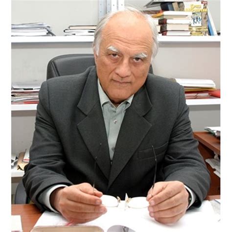 Политолог Радев ще приеме пълномощията си в ситуация на геополитическа промяна