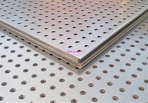 Лист перфорированный 1 6 мм Ст3пс 1000х2000 купить по цене от 3015 руб за метр квадратный в Москве