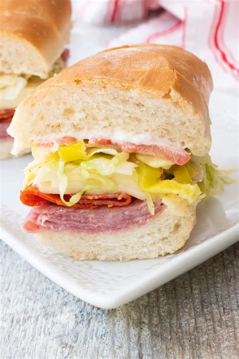 Italian Sub Sandwich Recipe Sub Sandwiches Italian Sub Italian Dishes
