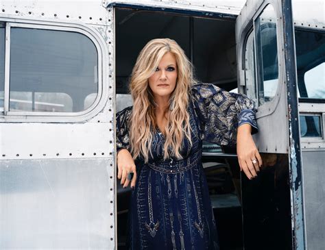 Trisha Yearwood Announces The Mirror Deluxe Ep And New Acoustic Tour