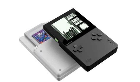 Game Boy Clone Plays Retro Games From Most Handheld Systems