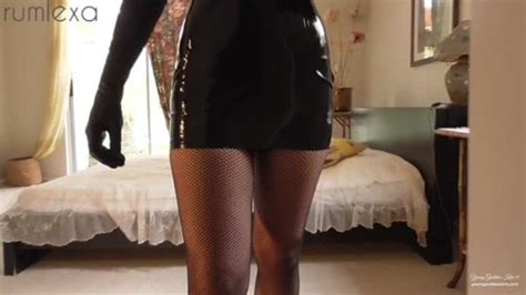 At Her Feet Tumbex