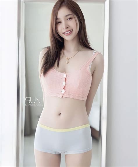 ปักพินโดย Zero Tnp ใน Beautiful Lady นางแบบ กระโปรงสั้น นางฟ้า