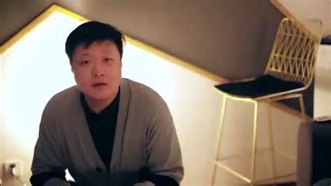 《带来风景的女人》，《夜晚眺望金桥》，《梅雨》，《爱咋咋地》名字和曲序都定好了 音乐流行音乐好看视频