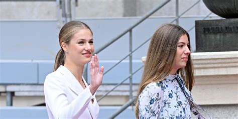 Zien Spaanse Prinsessen Leonor En Sofia In Zomerkleuren