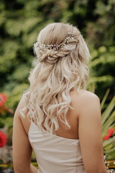 40 Beautiful Bridesmaid Hairstyles The Prettiest Ideas