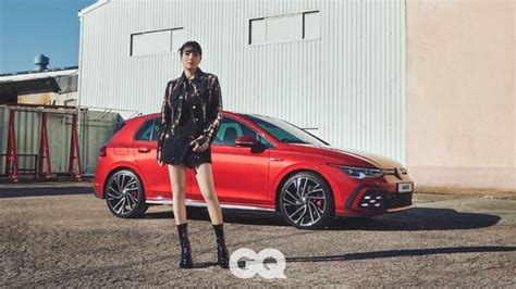 폭스바겐코리아 골프 50주년 기념 ‘8세대 골프 X가수 권은비•개그맨 폭스바겐 공식 인증 중고차