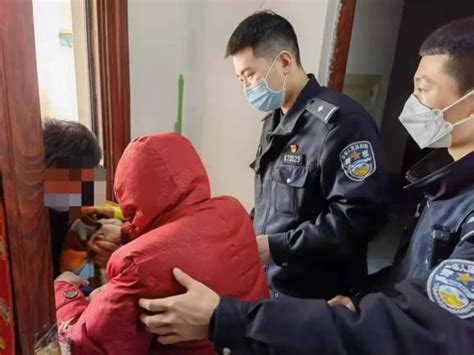 我为群众办实事｜寒风中，民警救助高龄走失老人澎湃号·政务澎湃新闻 The Paper