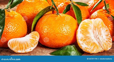 Fresh Juicy Tangerines With Green Leaves Stock Image Image Of Plate