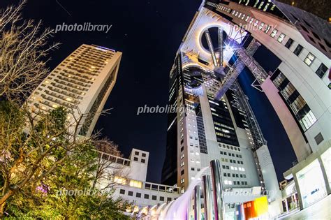 梅田スカイビルの夜景 写真素材 5929345 フォトライブラリー photolibrary