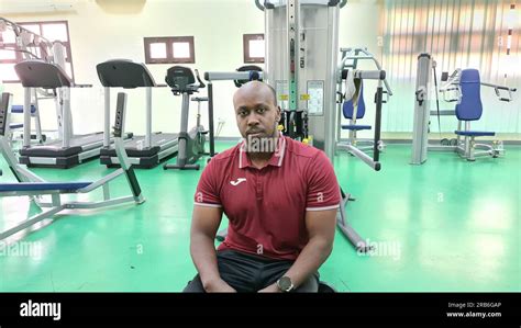 Le Para Olympien Qatari Abdulrahman Abdulqadir Fiqi Attend Avec