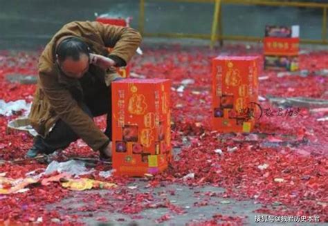 烟花爆竹到底该不该禁？传承了千百年的燃放烟花习俗，该何去何从 搜狐大视野 搜狐新闻