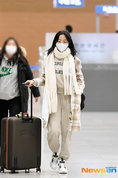 김세정 ‘공항을 런웨이로 만드는 도도한 워킹 포토엔hd 뉴스인코리아