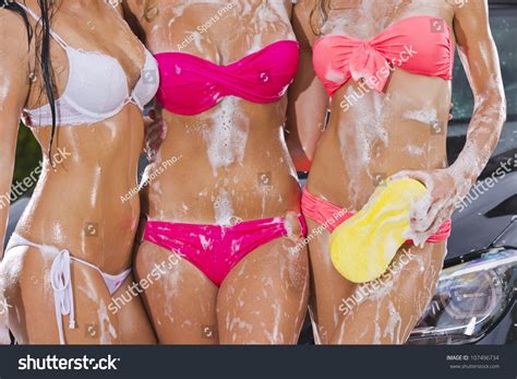 6085 Bikini Girl Car Gambar Foto Stok And Vektor Shutterstock