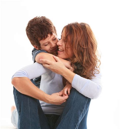 Madre E Hijo Imagen De Archivo Imagen De Abrazo Madre 25842519