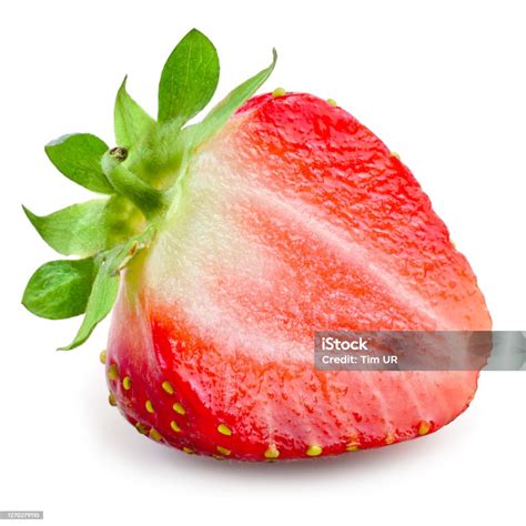 딸기 반 고립 딸기 분리 흰색에 딸기 슬라이스 사이드 뷰 딸기 0명에 대한 스톡 사진 및 기타 이미지 0명 개체 그룹 과일 Istock