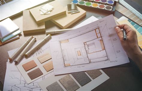 건축가 디자이너 인테리어 크리에이티브 작업 손 그리기 스케치 계획 블루 프린트 선택 재료 색상 샘플 아트 도구 디자인 스튜디오 개념에 대한 스톡 사진 및 기타 이미지