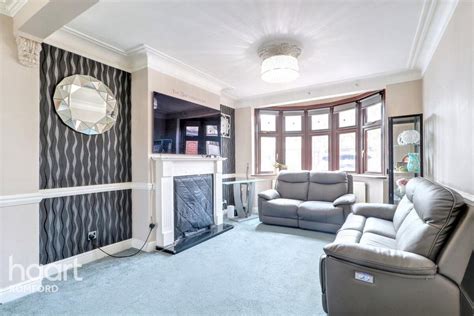 Fourth Avenue Romford Rm7 0ub 3 Bed Terraced House For Sale £475 000