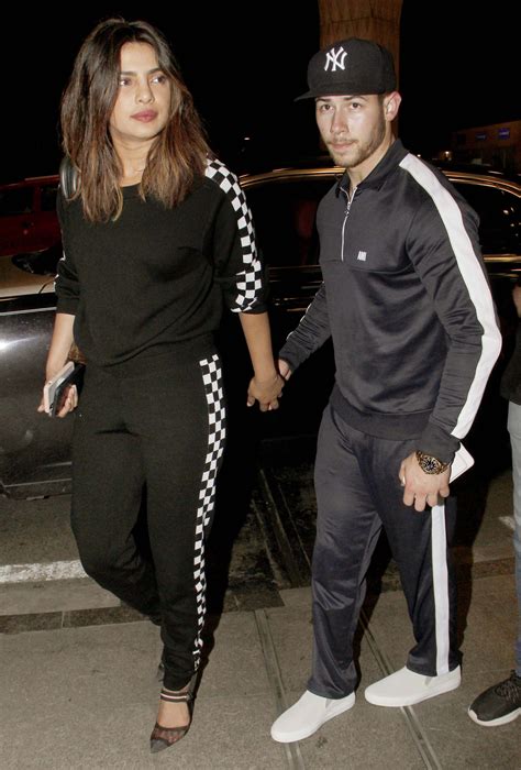 Priyanka Chopra Nick Jonas Arrive Hand In Hand At Mumbai Airport