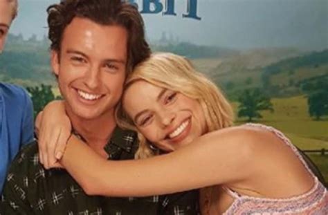 Margot Robbies Brother Cameron Is The Latest Hot Celebrity Sibling