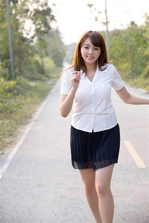 Japanese Girl Pictures Cute Pic Ai Shinozaki On The Road