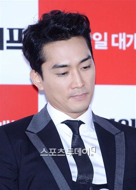 [포토]송승헌 생각하는 모습도 멋져 미쓰 와이프 네이트 연예