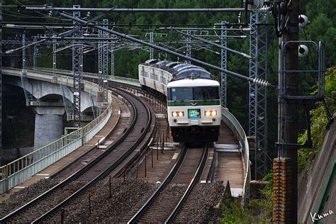 立場川橋梁を渡る特急列車 くまぶろ
