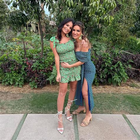 Jessie James Decker Slams United For Humiliating Sister On Flight